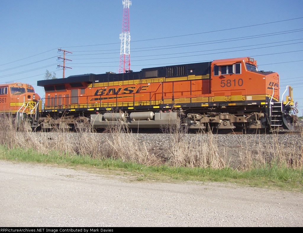 BNSF 5810